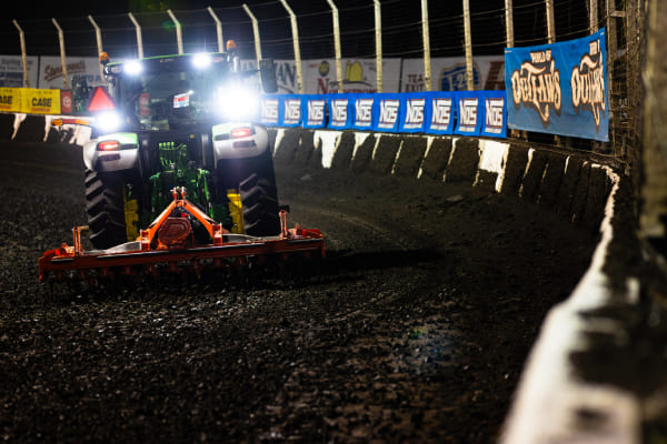 The Track - Fan 101 - World of Outlaws